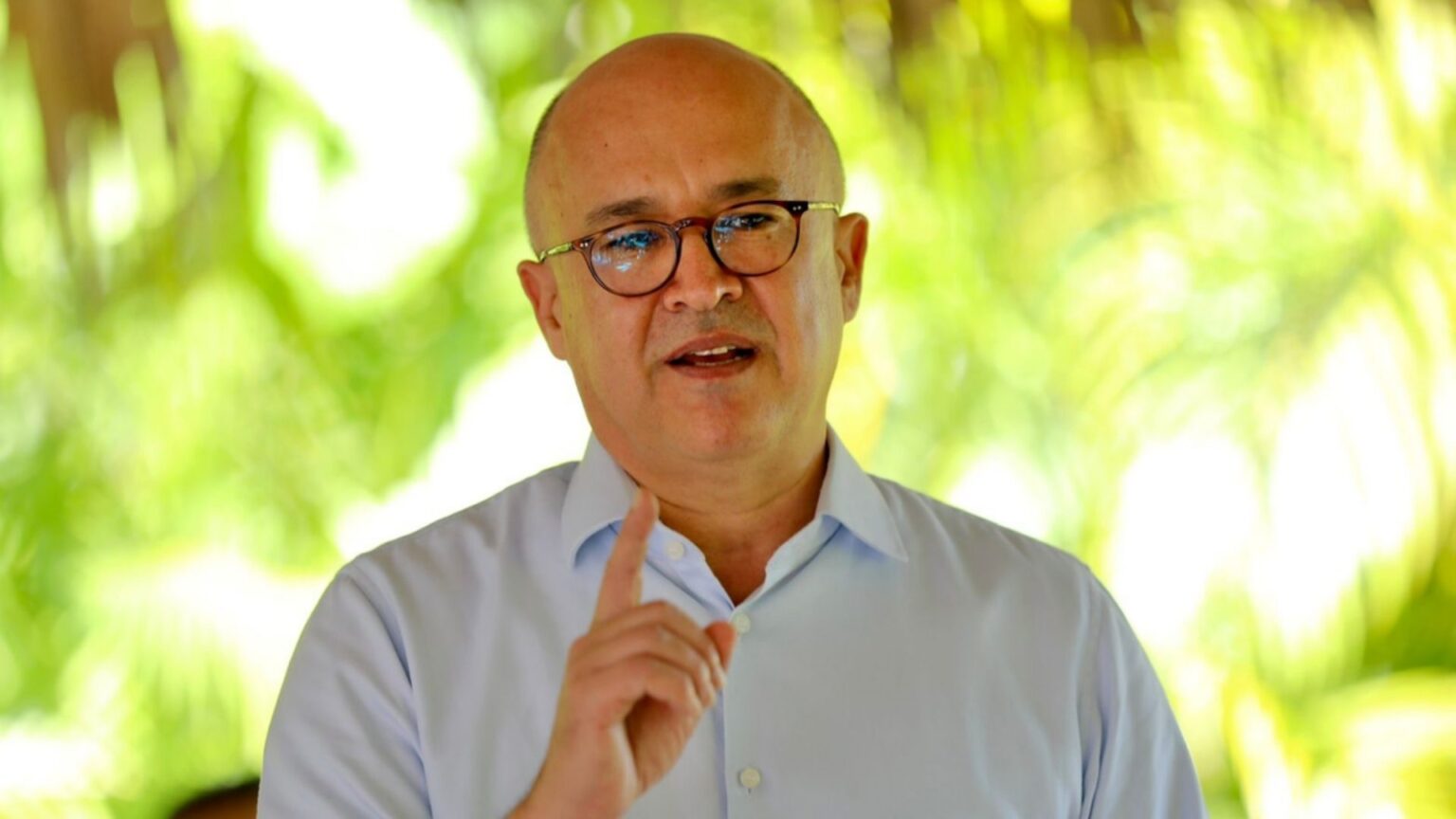 Aspirante presidencial del PLD denuncia atraco de encapuchados a sus ...